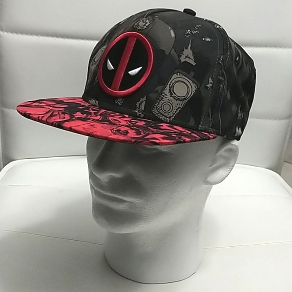 Marvel | Accessories | Marvel Hat Adult One Size Red Black Snap Back ...